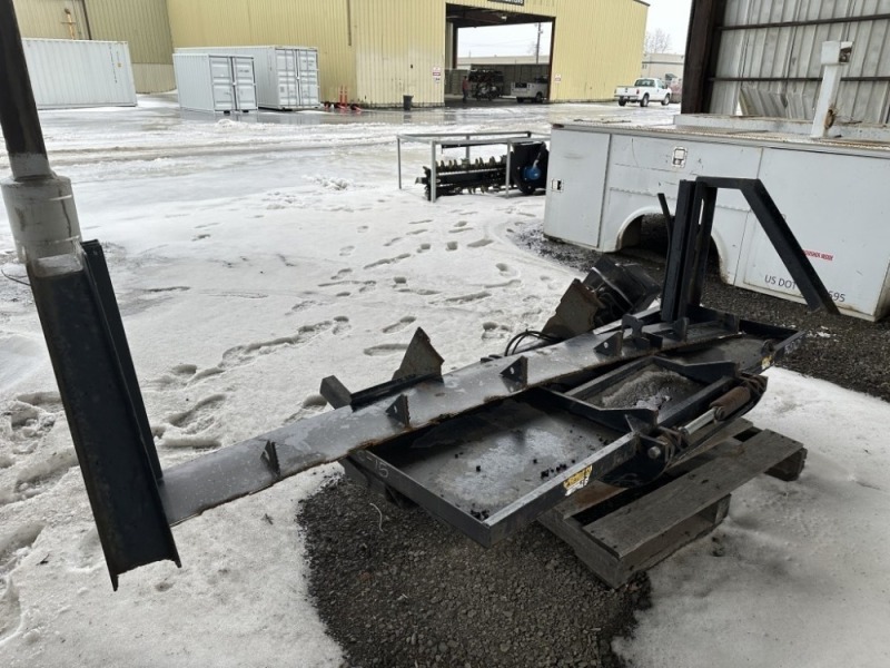 Waltco 221R Tuck Away Lift Gate | J. Stout Auction