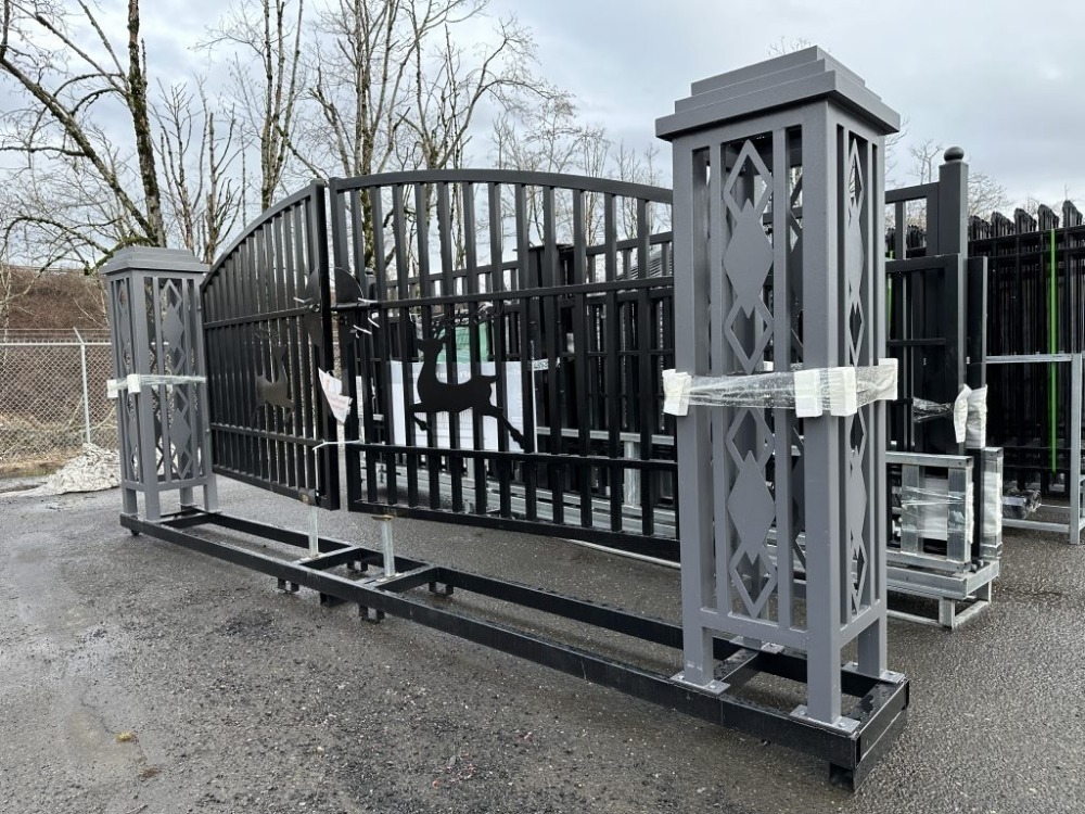 Hanbase 20' Farm Iron Gate | J. Stout Auction