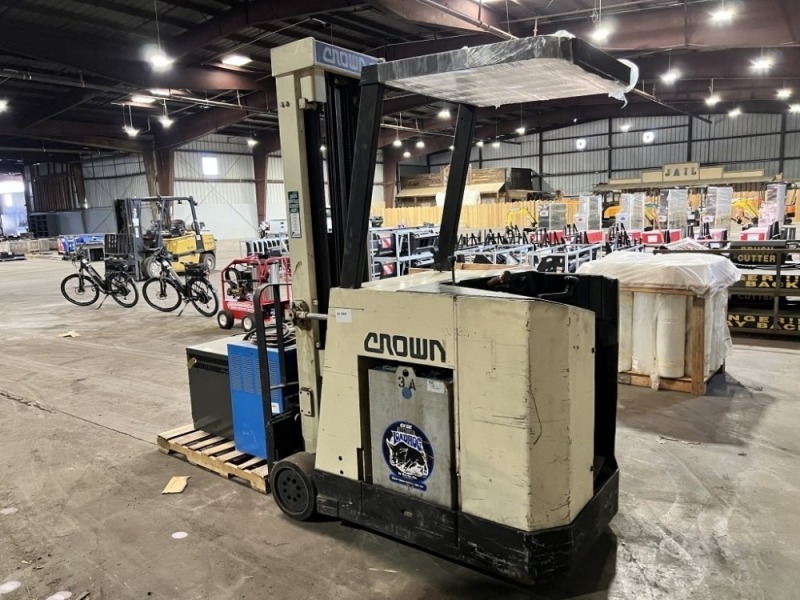 Crown Stand Up Forklift | J. Stout Auction