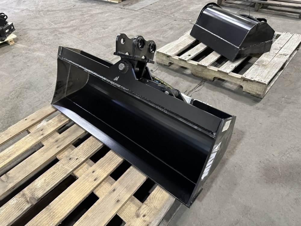 2024 Miva 40 Articulating Muck Bucket | J. Stout Auction