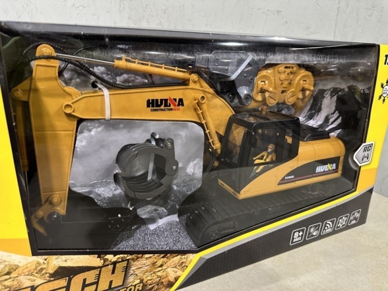 2024 Hulna 15CH RC Excavator | J. Stout Auction