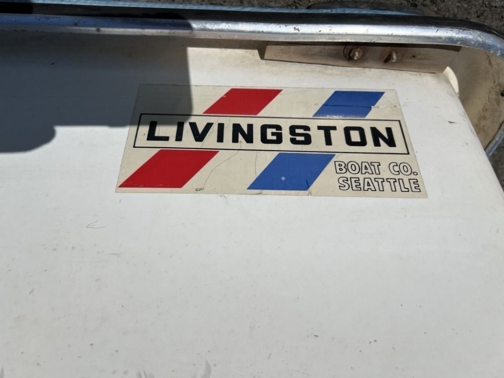 1982 Livingston 8' Boat | J. Stout Auction