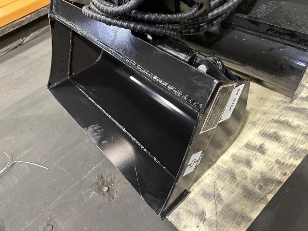 2024 GIYI Articulating Muck Bucket | J. Stout Auction