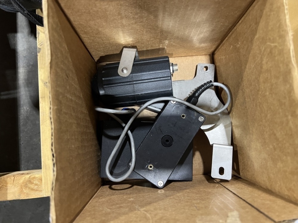 Speed Detection Radars & Dashboard Mount | J. Stout Auction