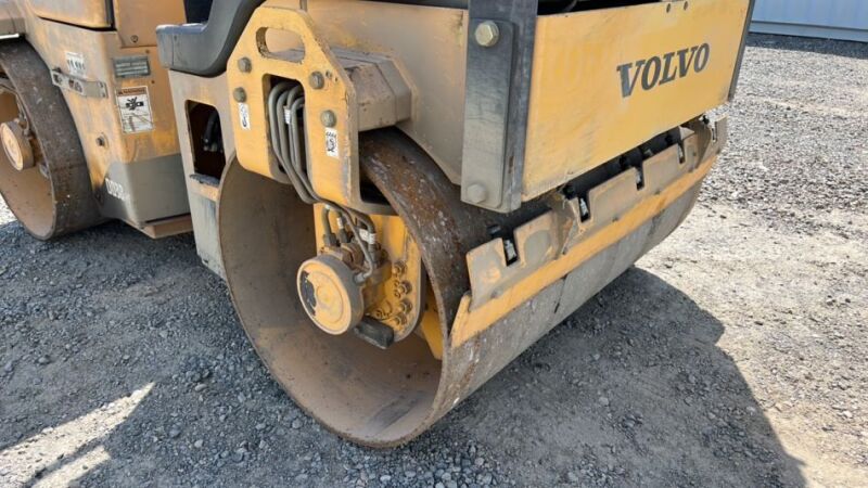 2007 Volvo DD38HF Tandem Vibratory Roller | J. Stout Auction