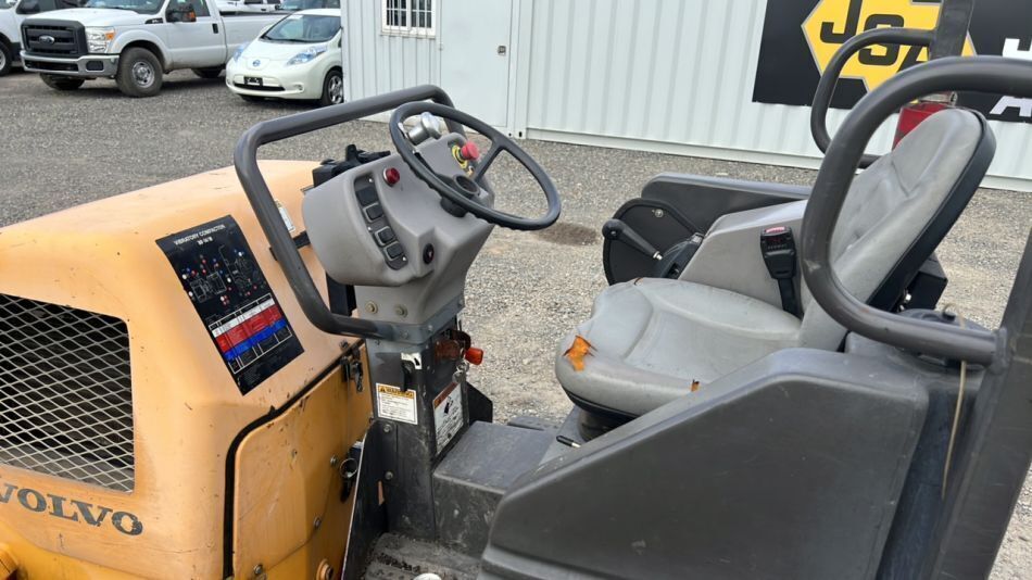 2007 Volvo DD16 Tandem Vibratory Roller | J. Stout Auction