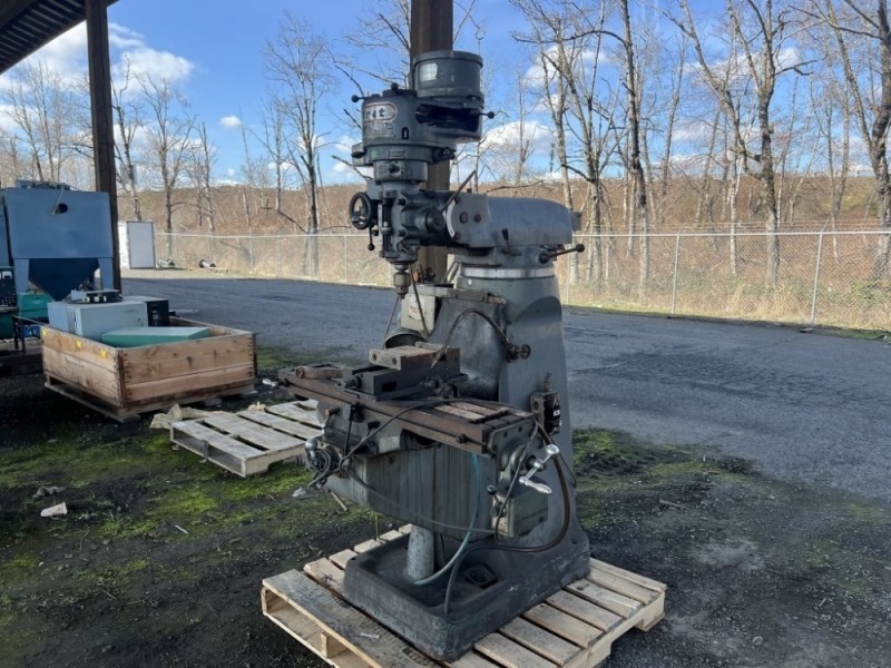 First LC-1 1/2TM Turret Milling Machine | J. Stout Auction