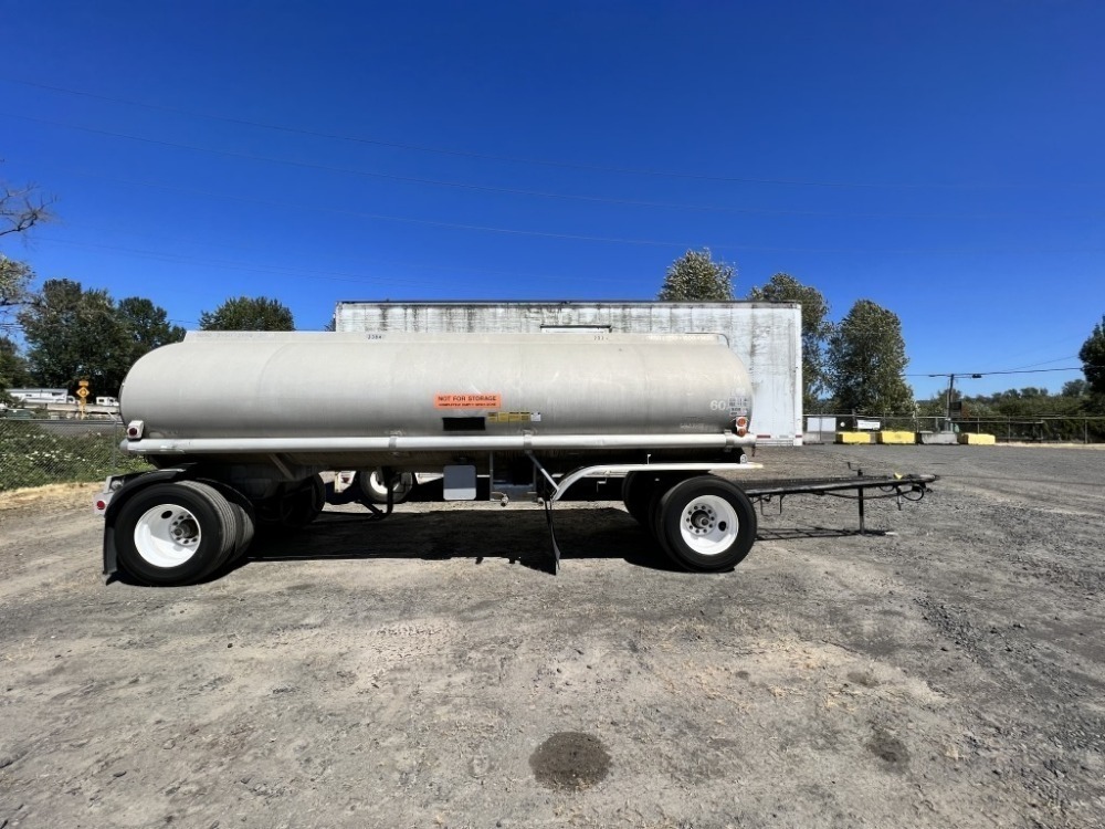 1968 Clough T/A Tanker Pup Trailer | J. Stout Auction
