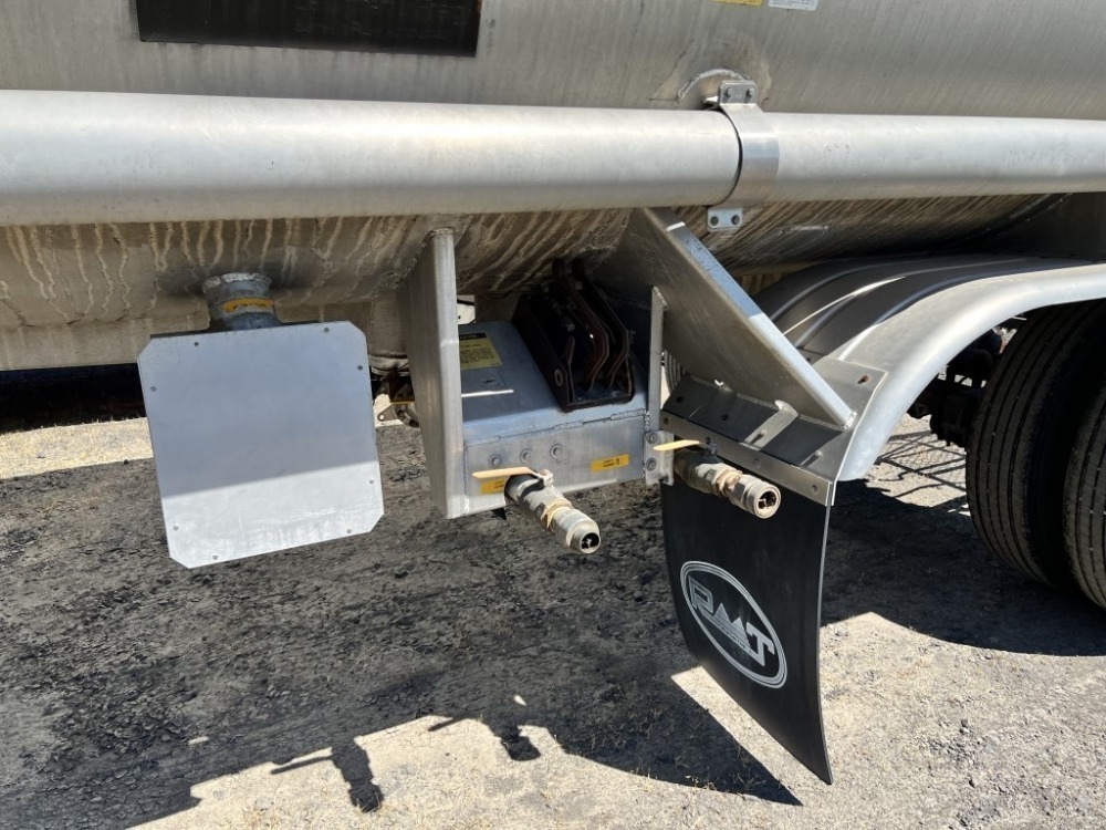 1968 Clough T/A Tanker Pup Trailer | J. Stout Auction