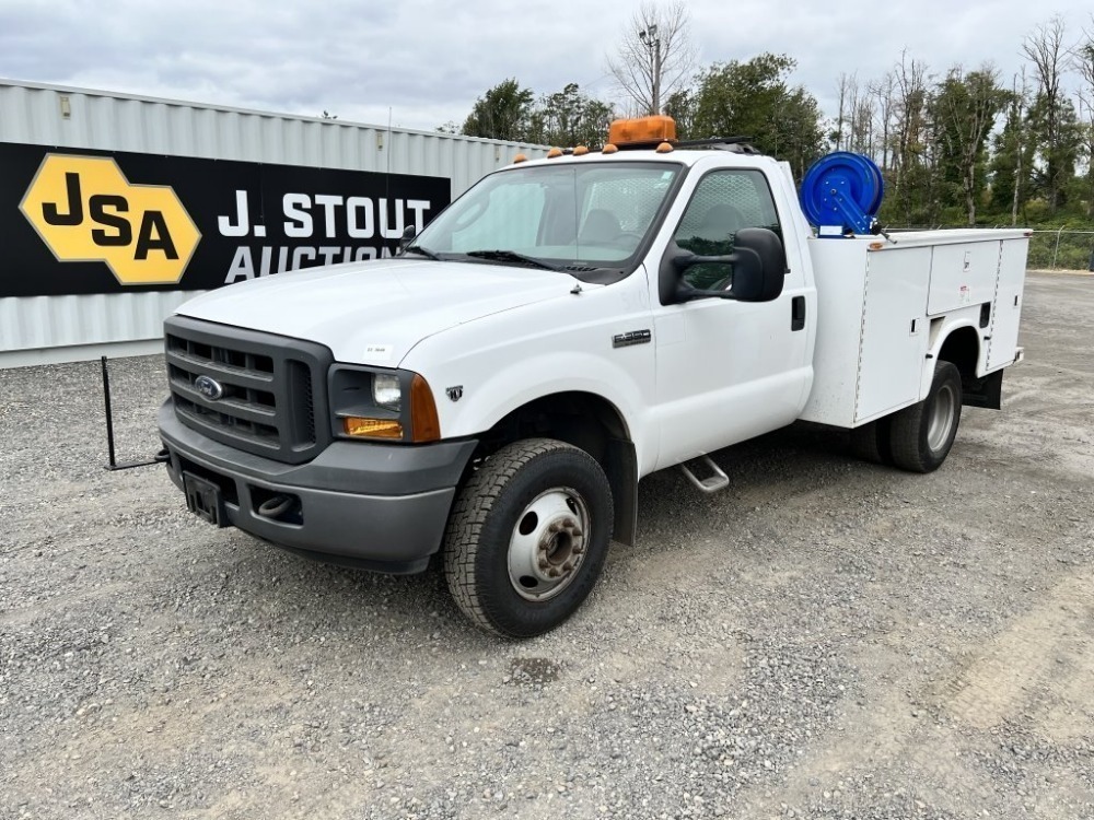 2005 Ford F350 4x4 Utility Truck | J. Stout Auction
