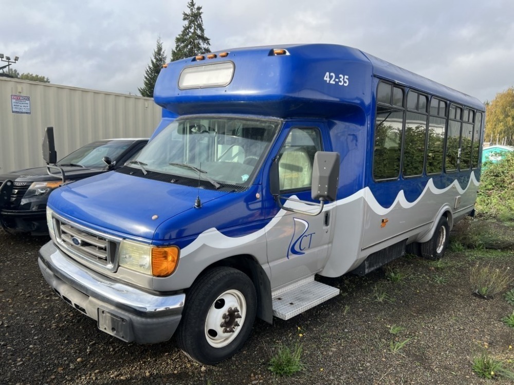 2004 Ford Econoline Shuttle Bus | J. Stout Auction