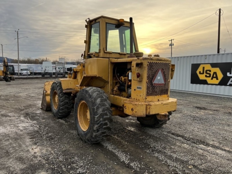 1971 Caterpillar 920 Wheel Loader | J. Stout Auction